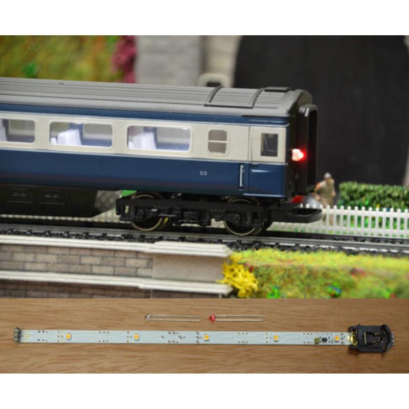 Train Tech CL21 Automatic Coach Lighting - Cool White/Flashing Tail ...